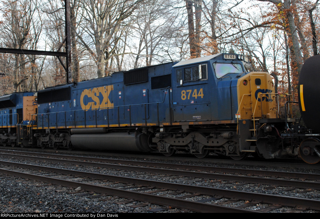 CSX SD60I 8744 trails on Q418-26